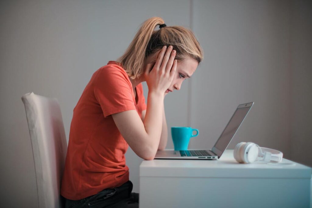20 Practical Tips How to Make Yourself Busy and Happy - Life Simile